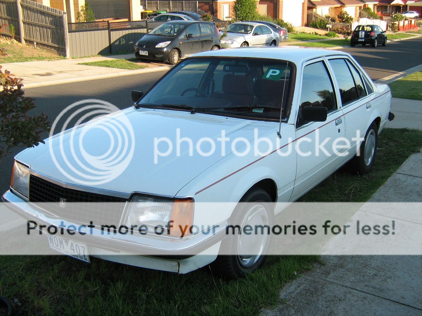 [VIC] - 81 VC commodore 6cyl Manual. White w/ Red Trim. good bace for ...