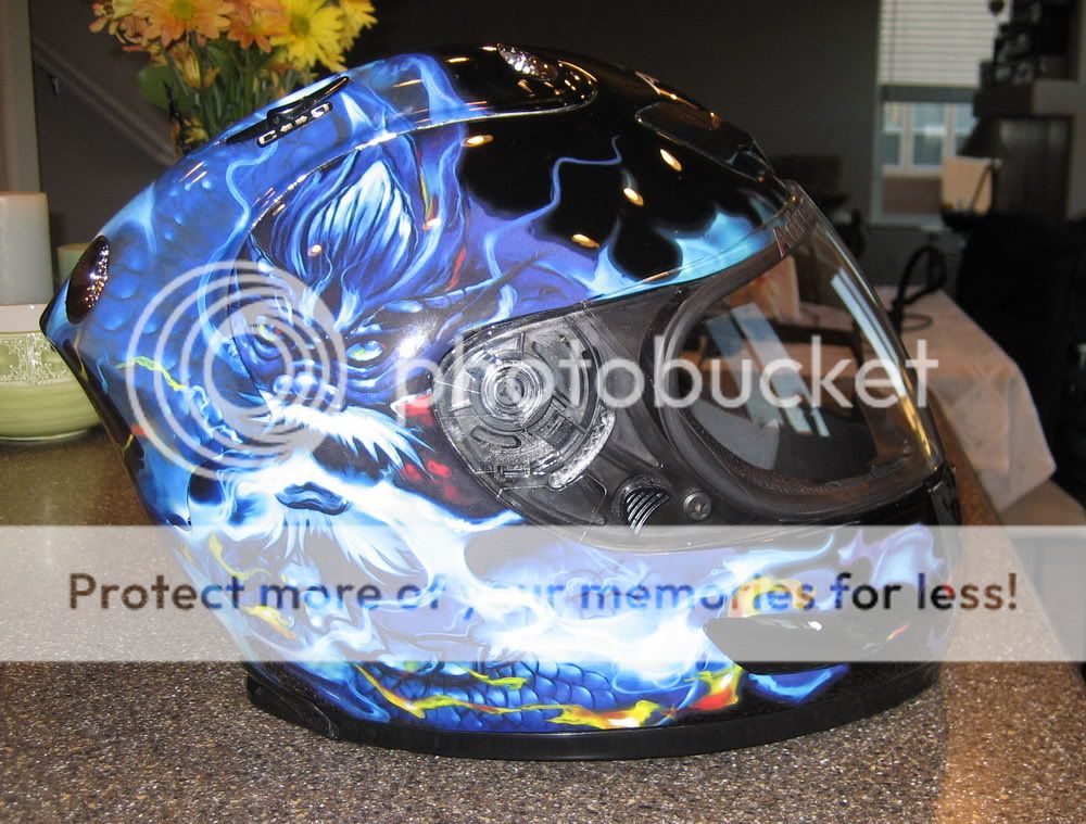 FS: New Akuma Doragon Helmet | Yamaha R1 Forum: YZF-R1 Forums