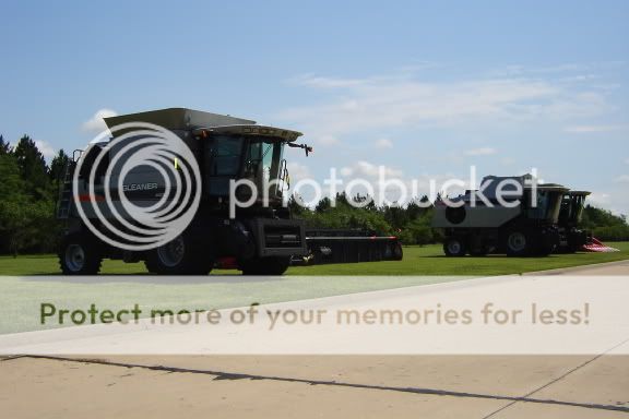 THEIR HERE! Pics of the new Gleaner Axial. Enjoy! | The Combine Forum