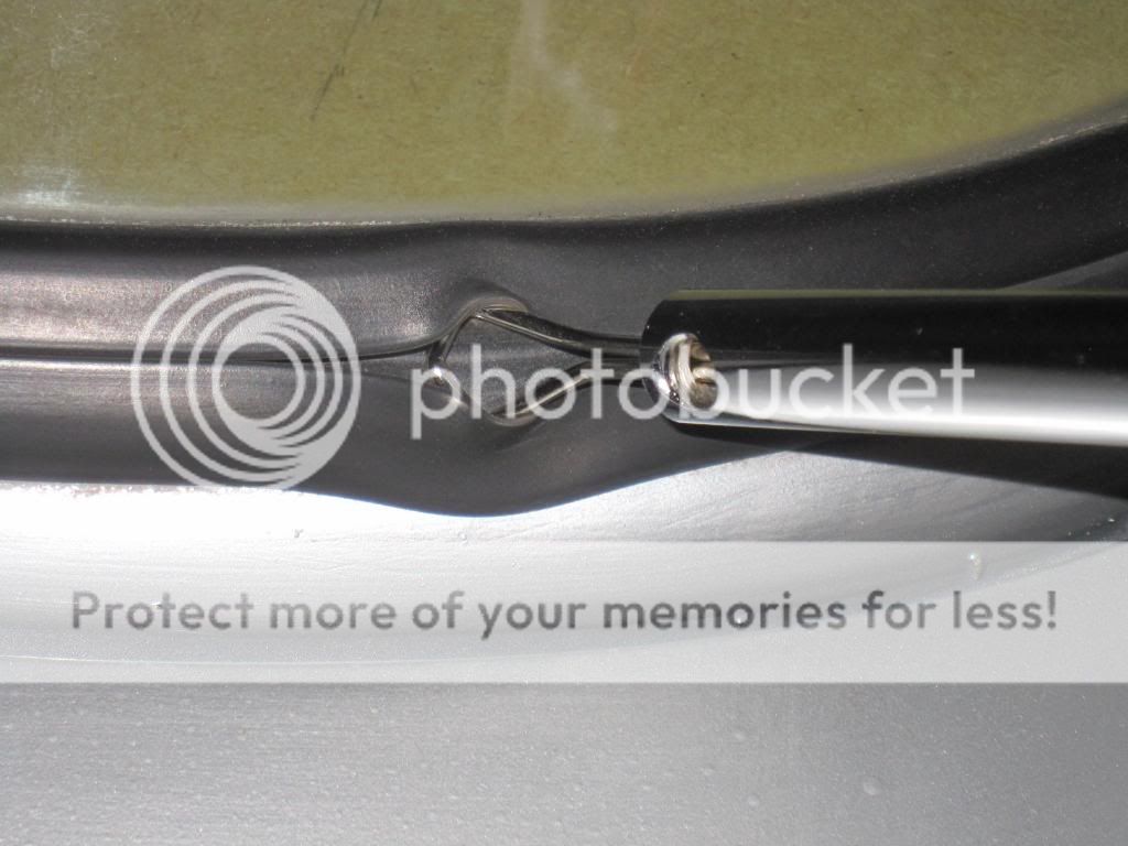 Windshield Locking Bead |﻿ BMW 2002 and other '02