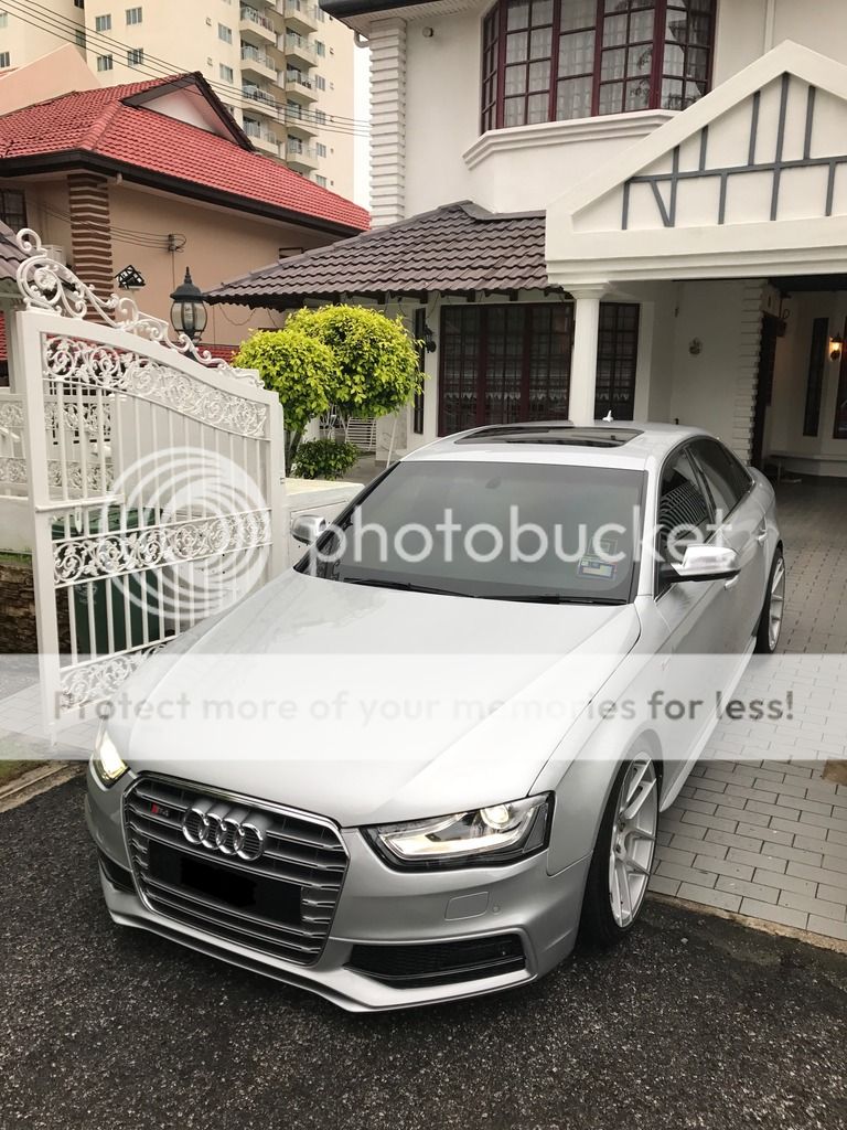 Ice Silver aftermarket wheels.